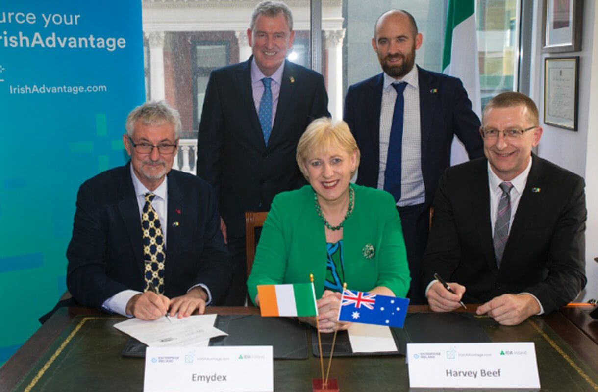 Signing Harvey Beef, Western Australia in 2018 | Emydex